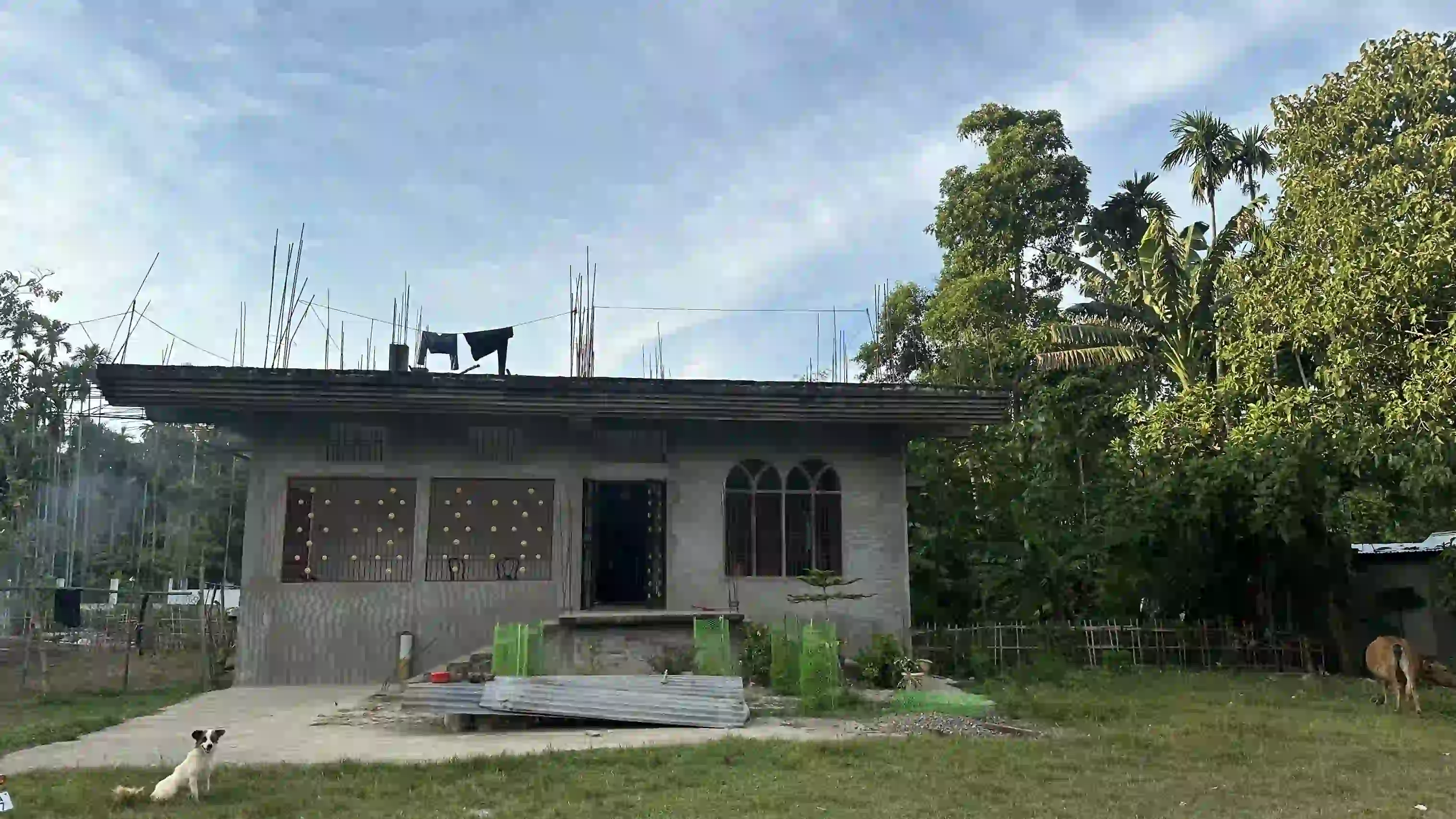Residential house with land measuring 4L under Dag | AuctionHub India