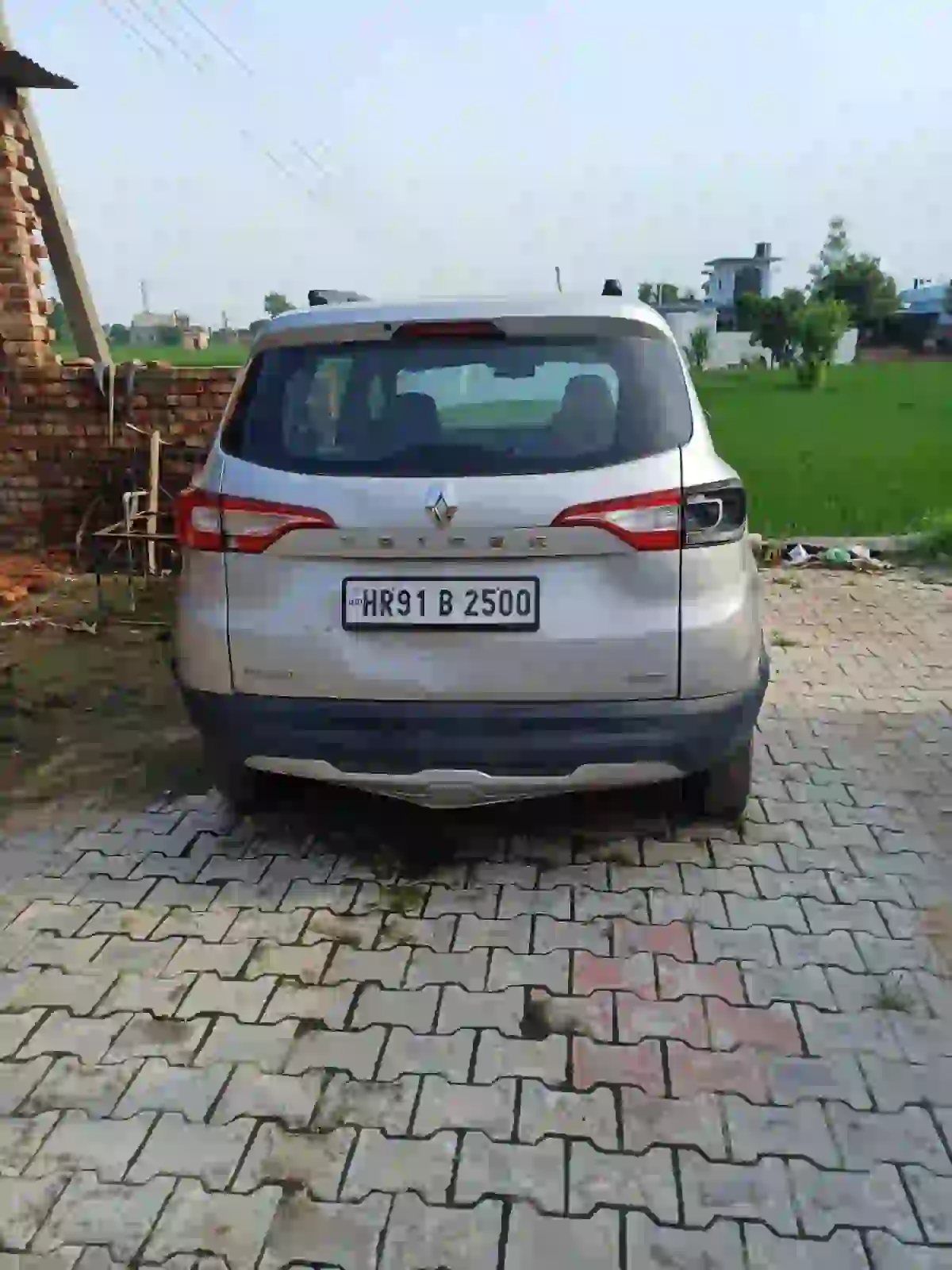 Renault Triber 2021 model car, Sub Model: Triber | AuctionHub India